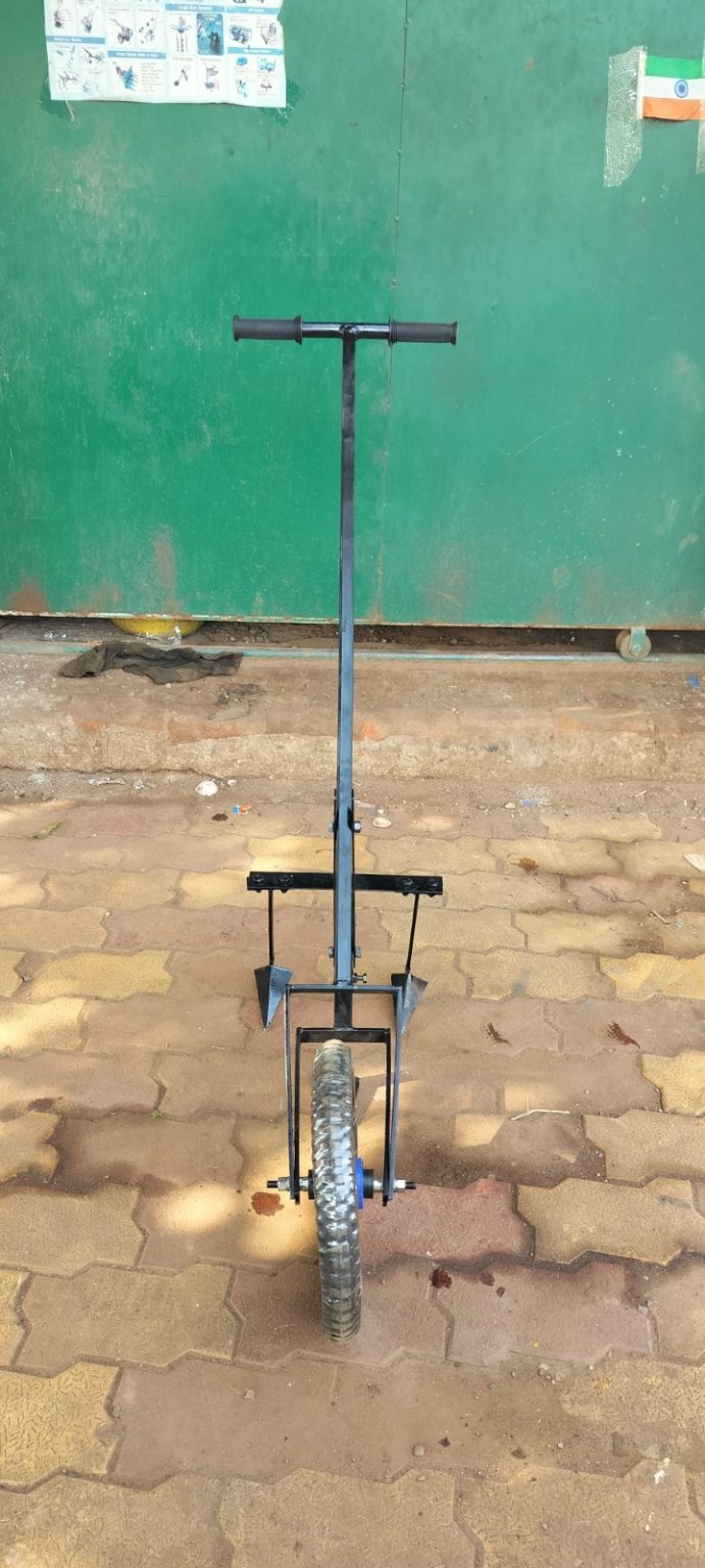 Cycle Wheel Hoe Weeder Single Rubber Tyre – Vinglob Greentech Pvt. Ltd.